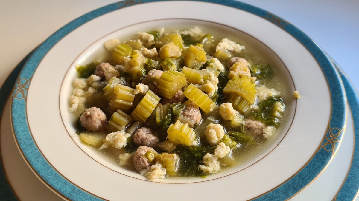 Zuppa di cardo e scarola: il cardone beneventano – Belli e pronti